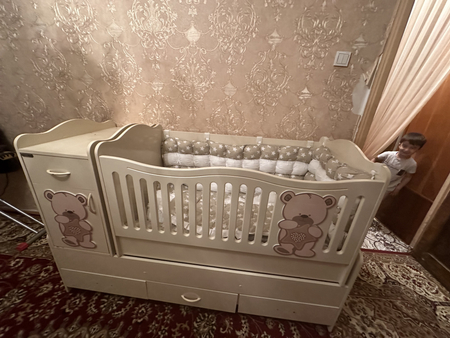 Bolalar krovati holati ideal