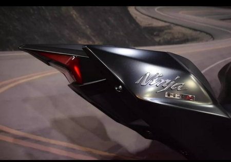 Kawasaki H2R Zakazga keladi