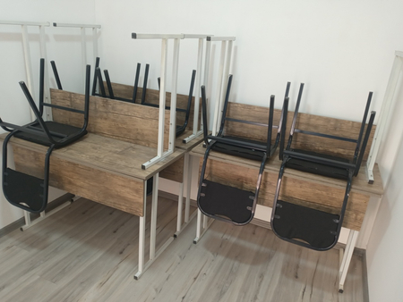 Stol stullar sotiladi