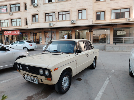 Vaz 2106 sotiladi