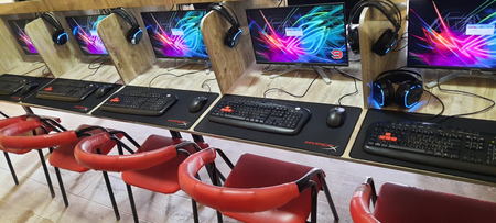 Game klub 21 ta komplekt kompyuterlar