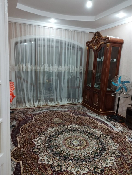 Продаётся 3-х комн квартира в центре Янгиюля
