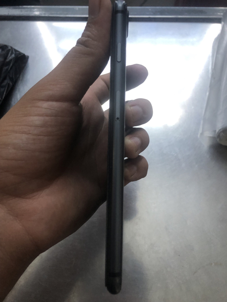 Iphone 8 plus 64gb ideal srocna sotlad