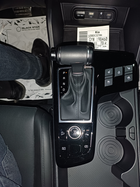 Продается Kia Sportage. Пробег  6800 км. Один хозяин.