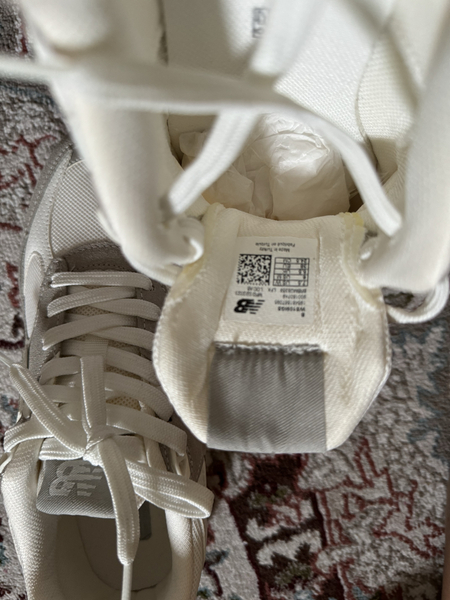 Продаю женскую кроссовки Nike оригинал