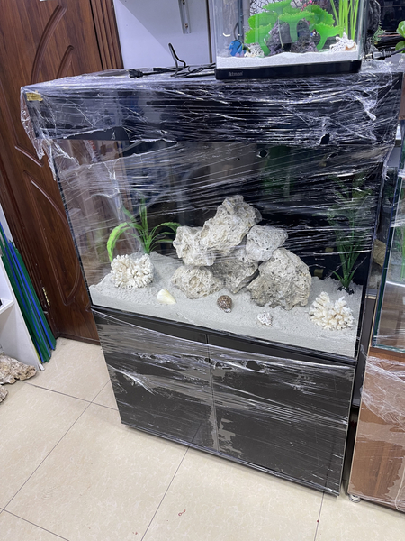 Akvarium New 300 litrga yaqin suv ketadi