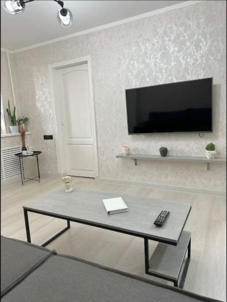 Продаётся ул. Саломатина 2в3 Кирпич Б. 2*6