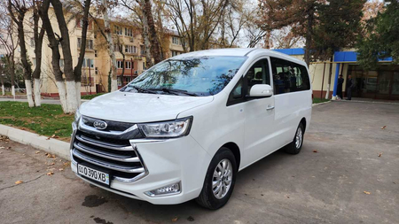 JAC M4 микроавтобус ни таклиф қиламиз.