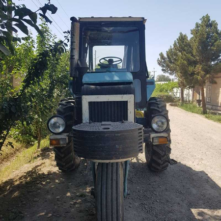 TTZ 100 traktor sotiladi