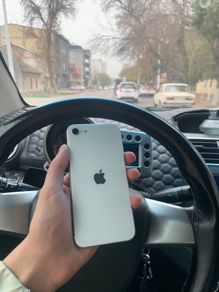 iPhone se 2020 64
