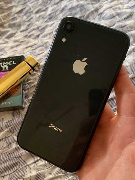 iPhone XR Срочно сотилад