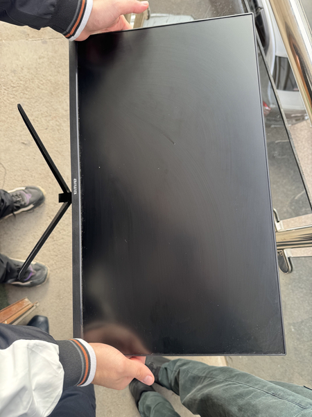 Monitor  24”  75Hz