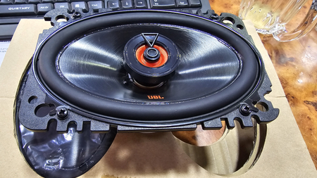 Продам колонки JBL CLUB 6422F