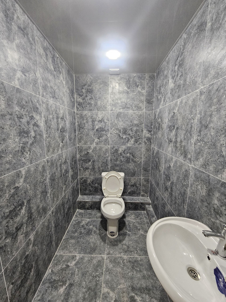 2 xonali 85m² 8-qavat.\\n8 qavatli yangi gʻishtli, LIFTLI dom.\\nManzil :