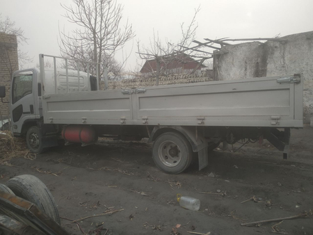 Грузовой Исузи тент
