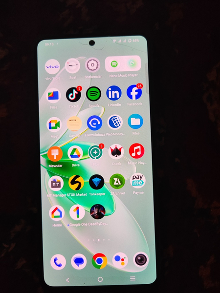 Vivo v 27 e relefon