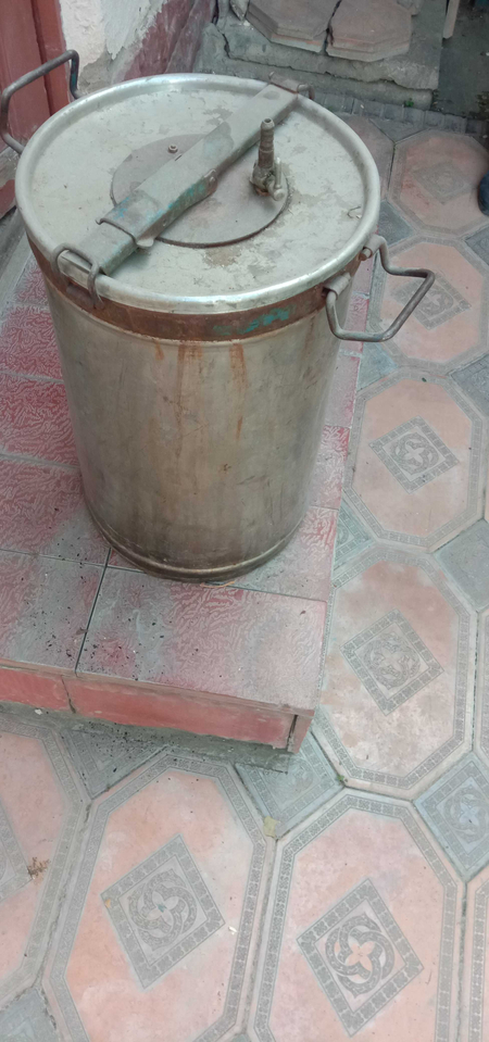 Бак из нержавейки для изготовления вина