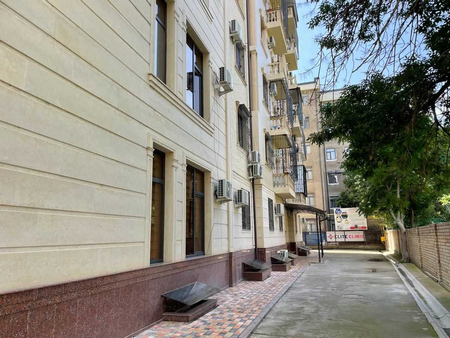 Яккасарай ресторан. Сдается  Трехкомнатная квартира  (J3120)