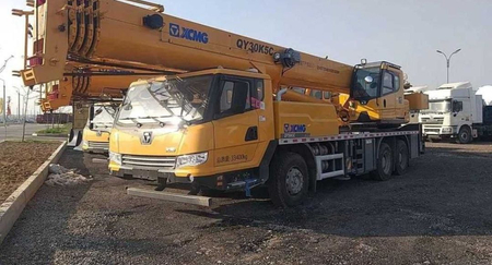 Avtokran XCMG 30tonnalik