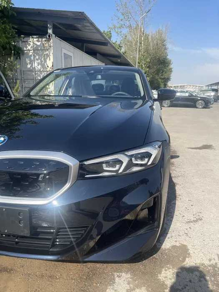 BMW i3 eDrive 35 L 2023