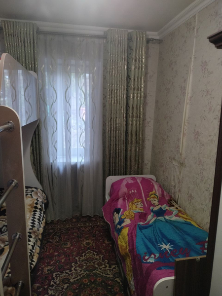 Буюк Ипак Йули Продаётся квартира. 3/1/5. 75м². Кирпич. Ор-р Метро.