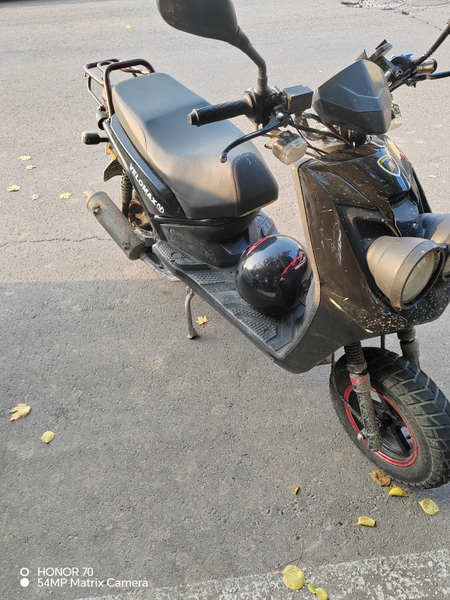 Minyon skuter sotiladi xolati ideal 1000$