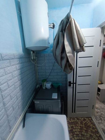 2 х ком Спутник 4. 2/2 кирпич. Не торец. 56 м2..  балкон 2 на 6. Акфа