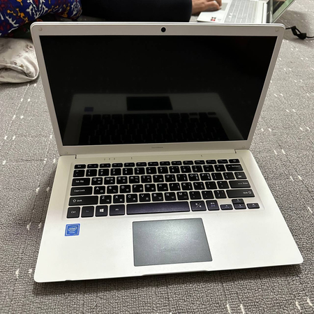 Compaq iMUZ notebuk 4/256ssd