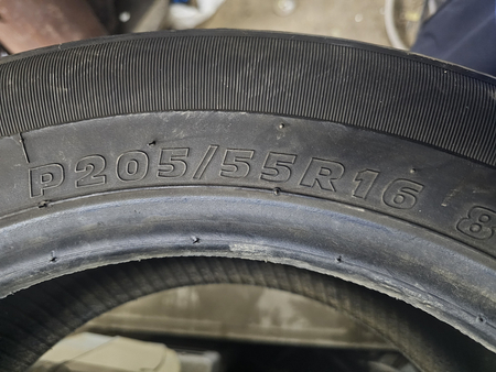 Продается 1 Штук Авто шина KUMHO SOLUS KH 16 205/55/16 
То 
Тоши
То