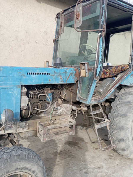 Traktor sotaman mtz