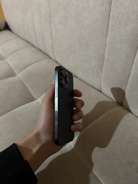 Iphone 16 pro sim