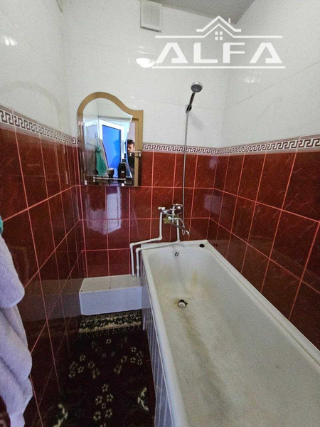 xonali 58m² 2-qavat sotiladi.