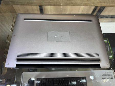 DELL XPS 13 Сенсорный 4k Intel Core i7-8550U озу16гб 256ssd