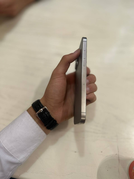 Iphone 15 pro max srochno sotiladi