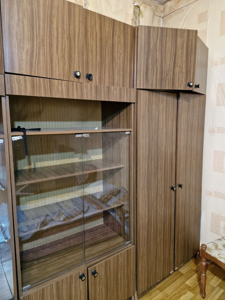Продам шкаф для одежды и сервант
