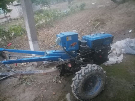 Motoblok sotiladi