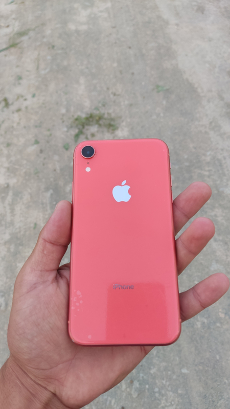 Iphone Xr почти новый