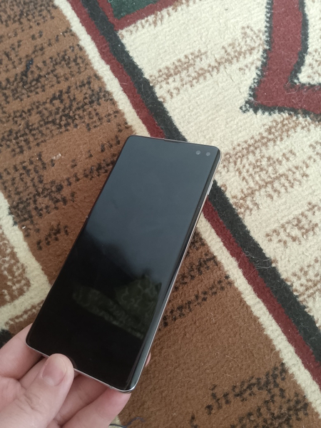 SAMSUNG GALAXY S 10.телефон сотилади тез ва Анзор нархда сотилади