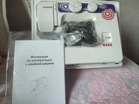 Швейная машина Janome 4400