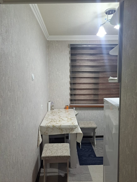 Продам 1х комнатное квартира в центре Газалкента