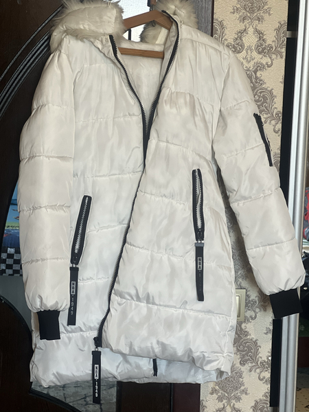 Продам зимние женские куртки