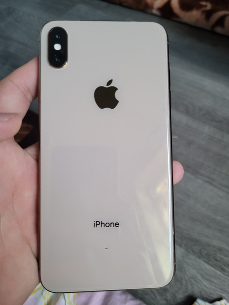 Iphone xs max sotiladi srochna