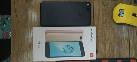 Продается телефон MI A1