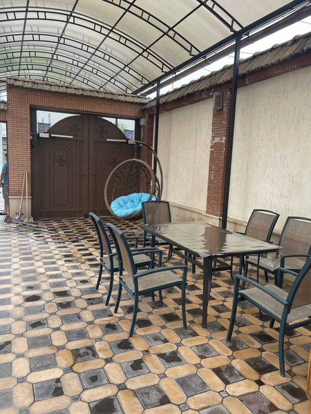 Срочно на Уста Ширин продаётся дом.