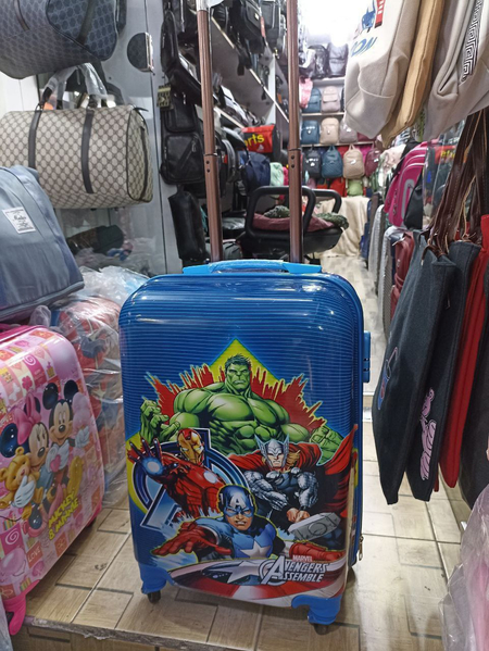 Destkiy sumka chemadan sfatli Xitoy mahsuloti super skidka