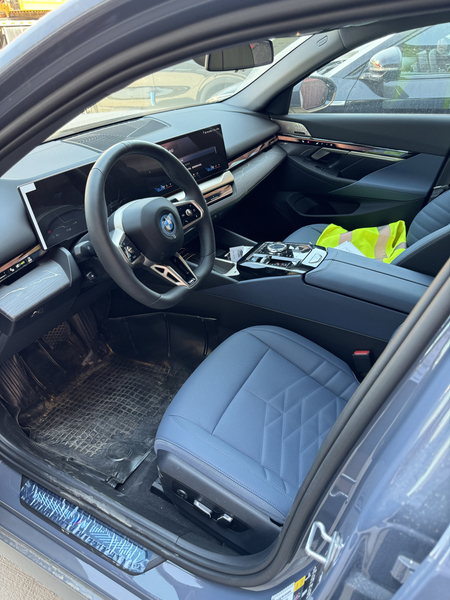 Продается BMW i5 в м пакете full комплектация с доп опциями в наличии