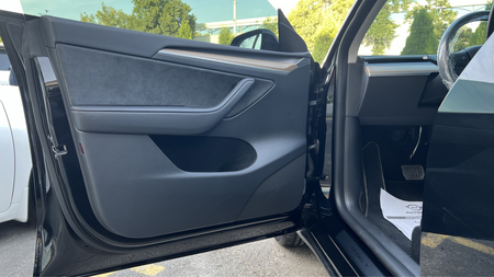 Tesla Model Y dual motor yurmagan