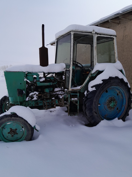 Traktor yumizi sotiladi 40 mln