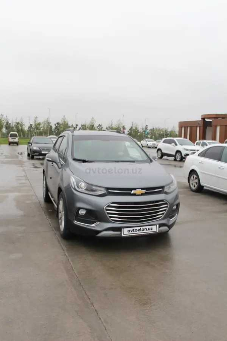 Chevrolet Tracker 1.8, 3 pozitsiya