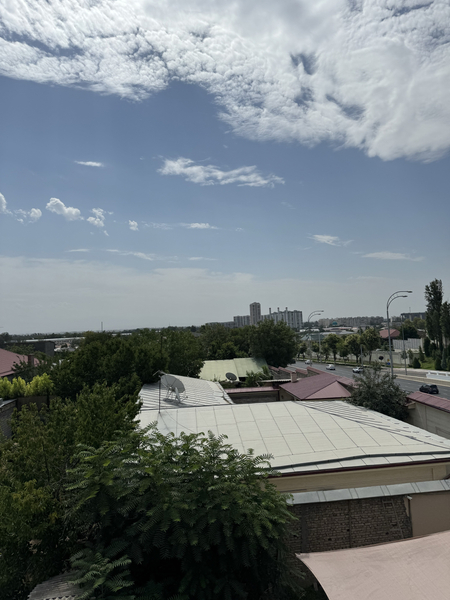 Продается коробка 480 кв.м. Участок 2,8 сотки в элитной махале.
